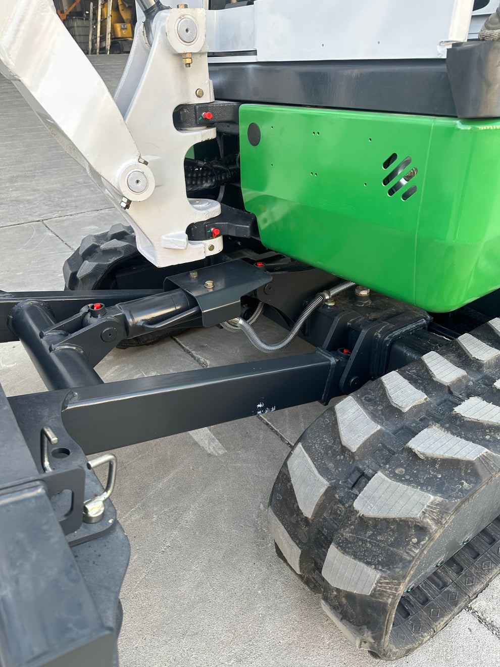 VOLT | EV-X2 2 TON / 28.8kWh / ELECTRIC EXCAVATOR